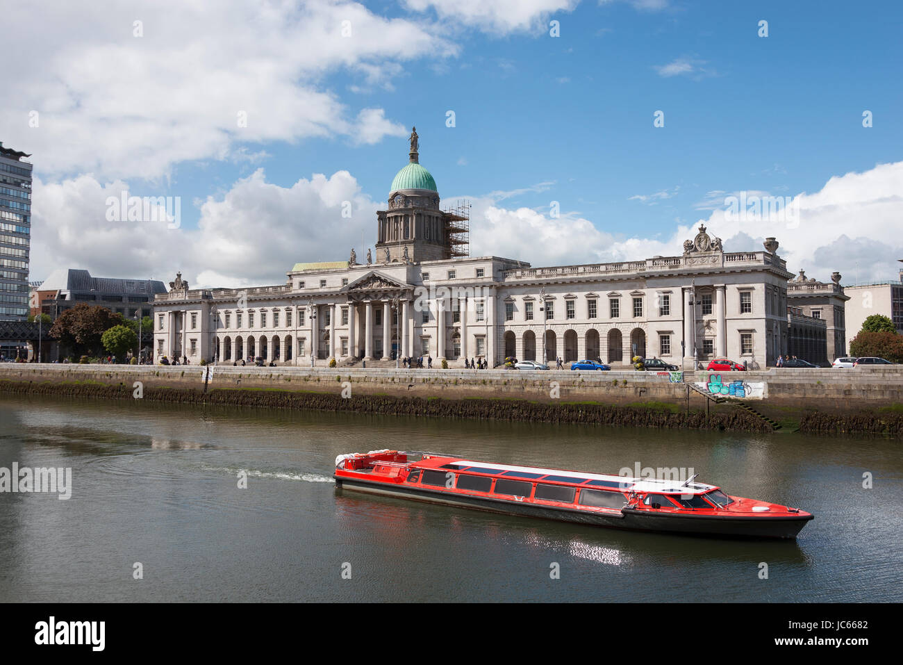Former customs office, river Liffey, dock country, Dublin, county ...