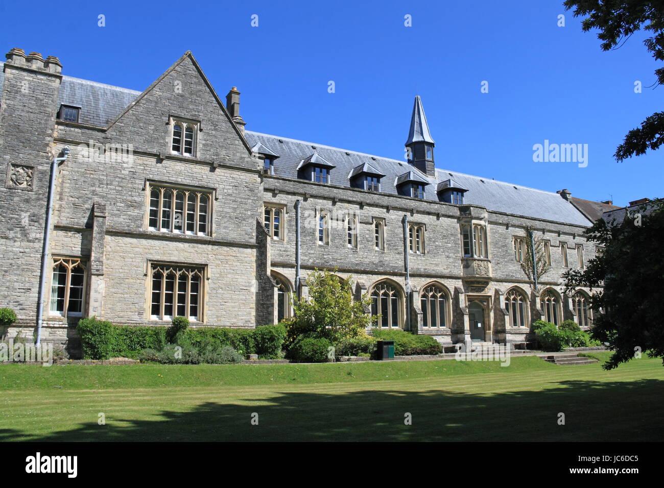 University chichester hi-res stock photography and images - Alamy