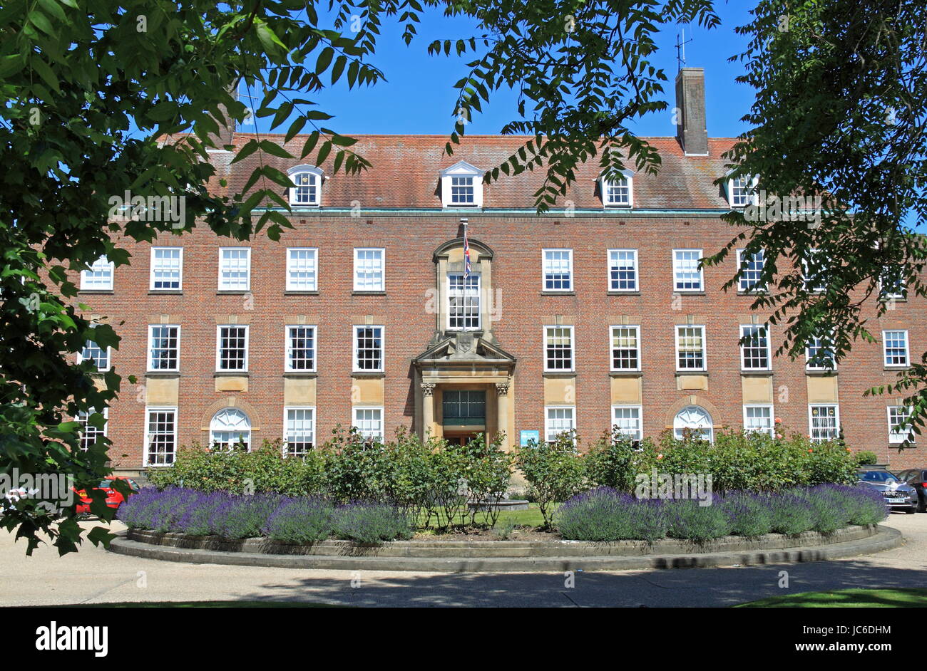 County hall chichester hi-res stock photography and images - Alamy