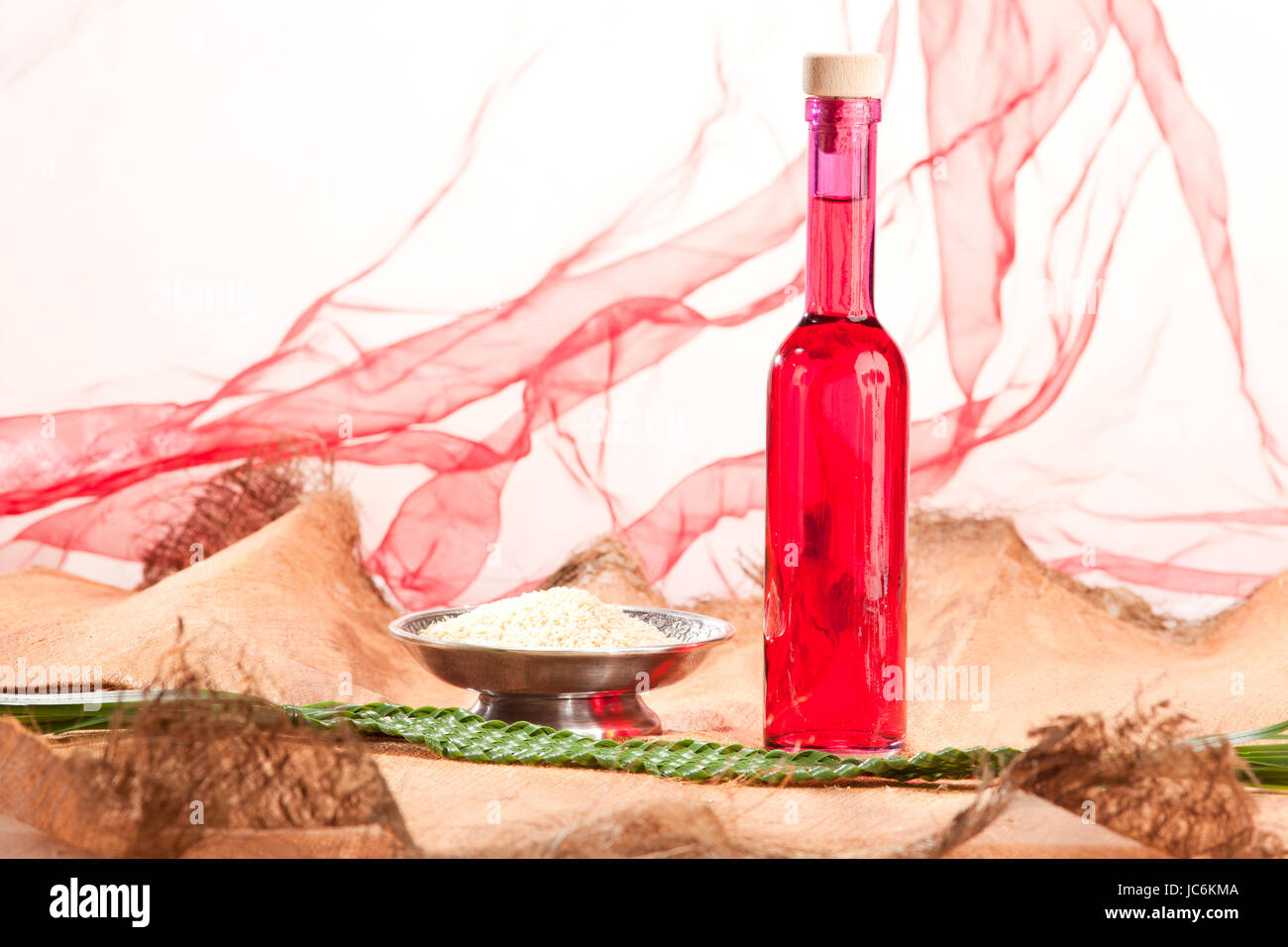 Sesamol hi-res stock photography and images - Alamy