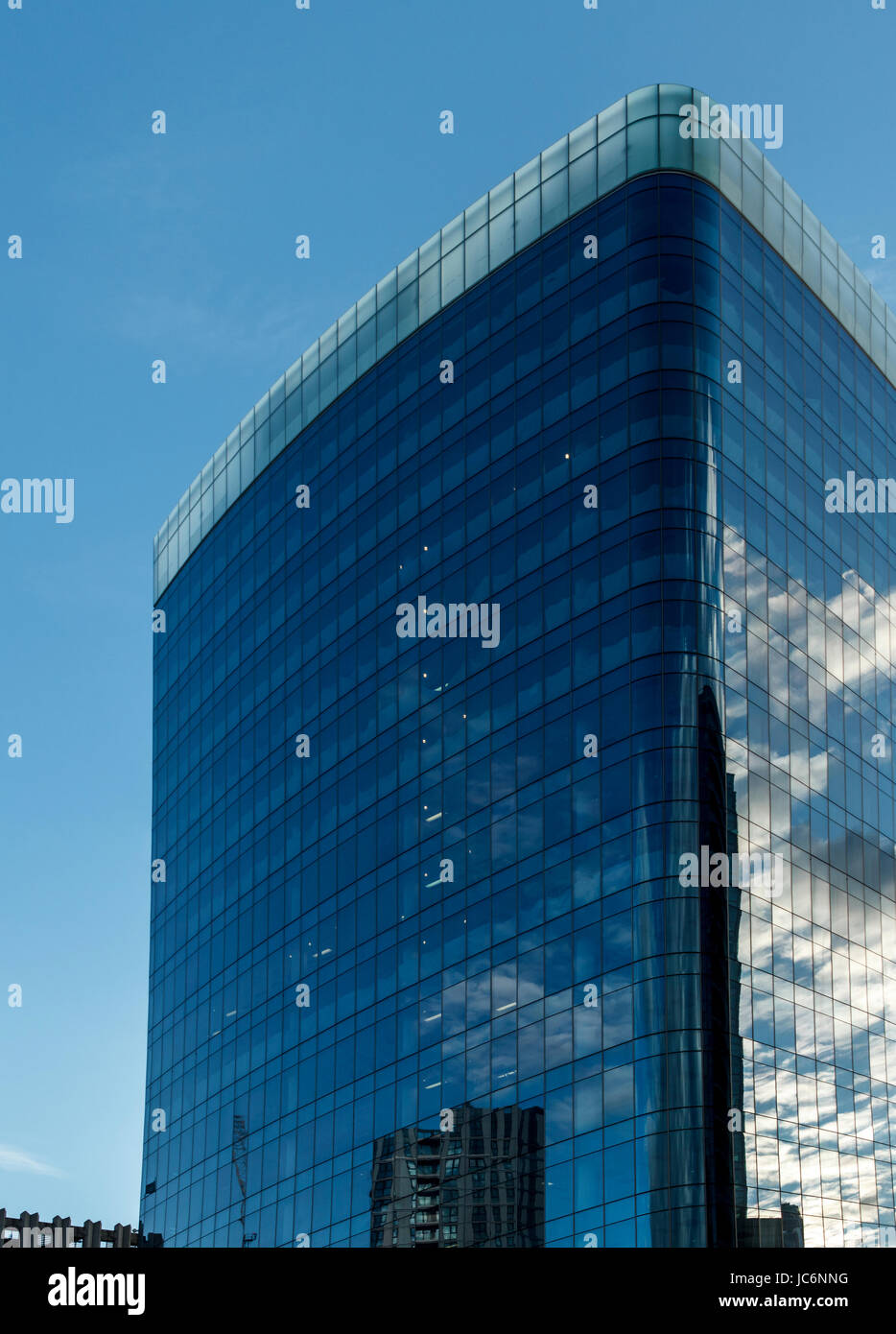 Office buildings in london hi-res stock photography and images - Alamy