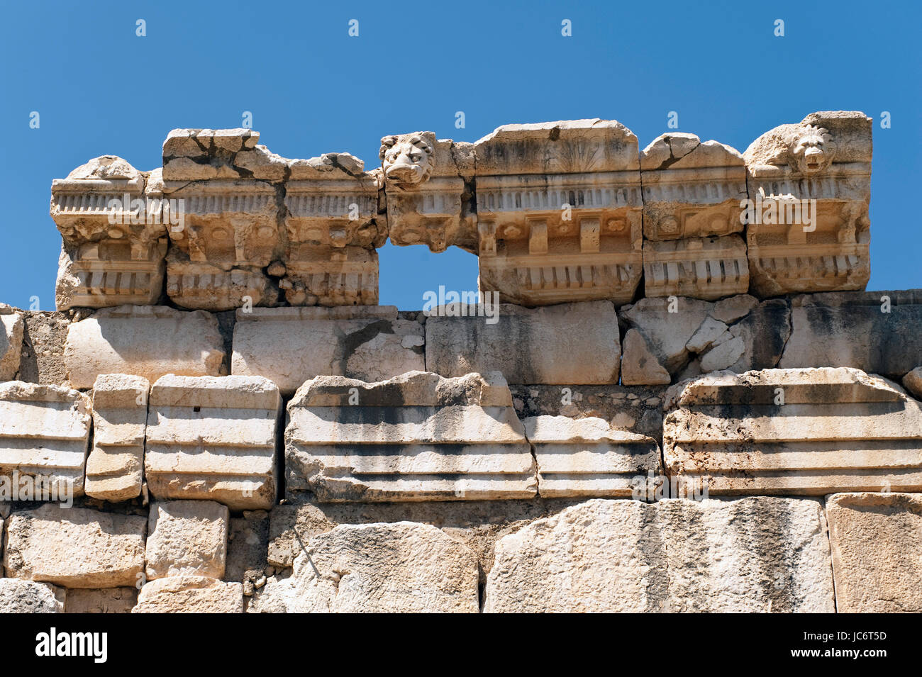 Niha temple hi-res stock photography and images - Alamy
