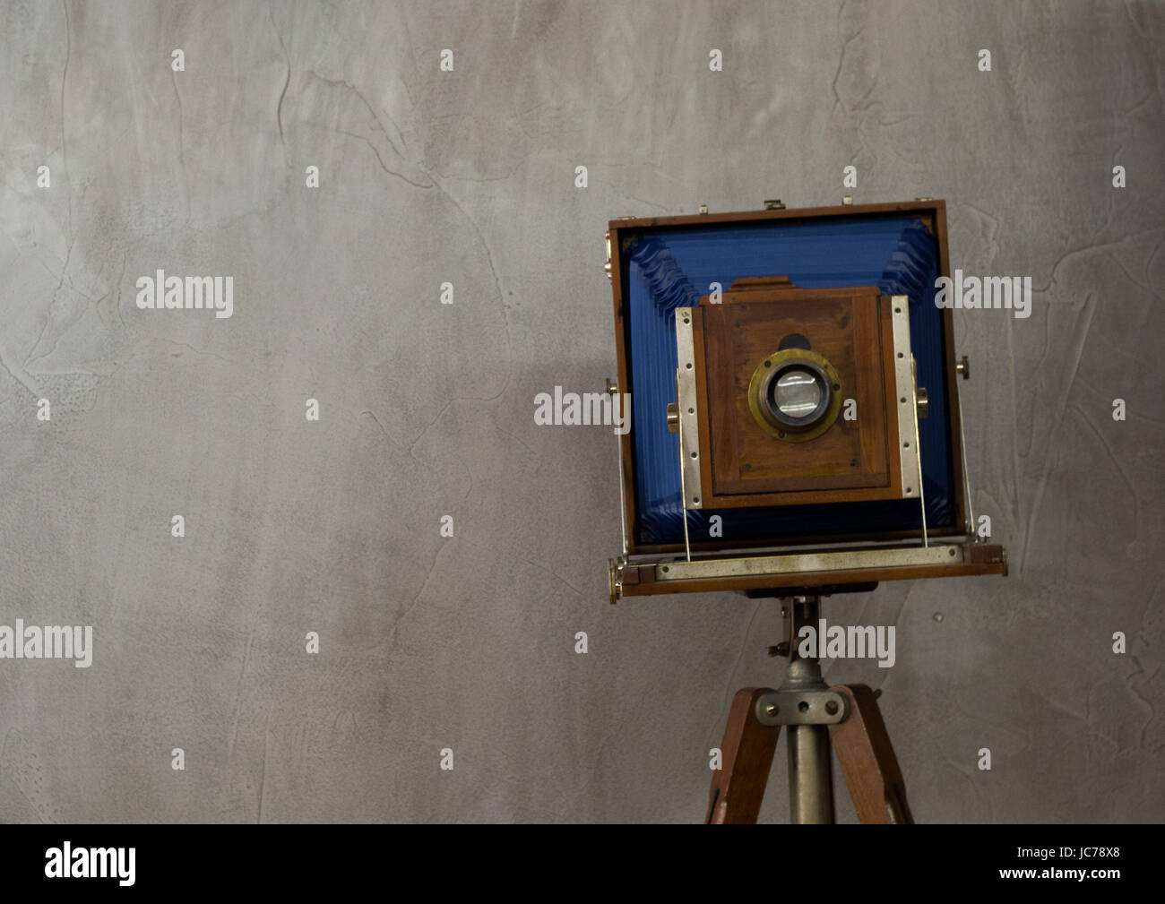 Retro camera lens hi-res stock photography and images - Alamy