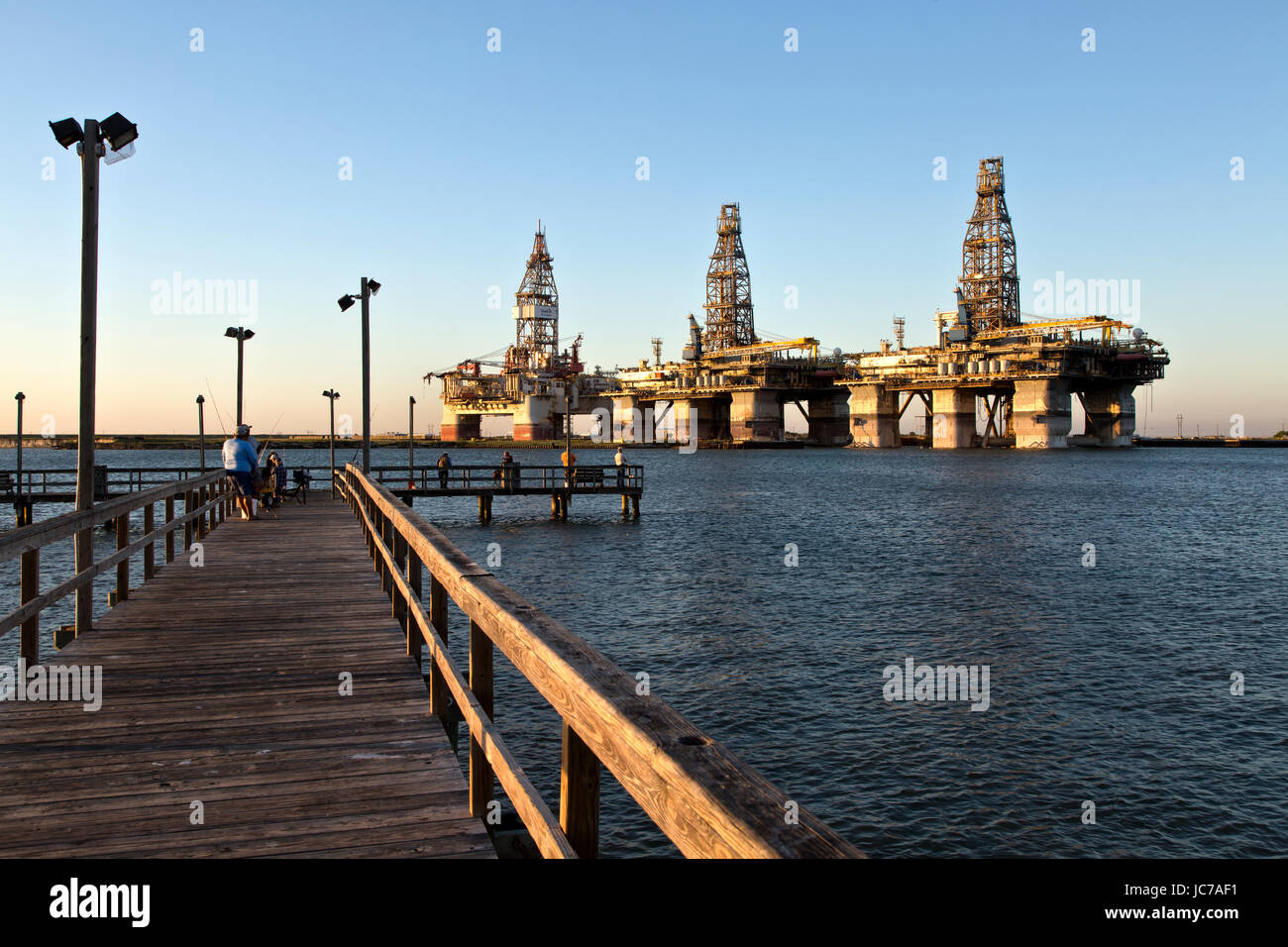 Gulf of mexico oil rigs fishing hi-res stock photography and images - Alamy