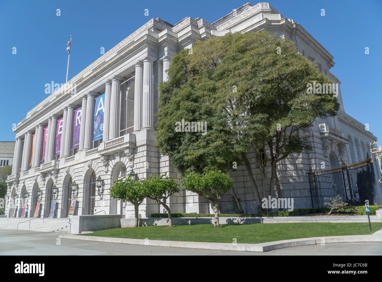 San francisco opera house hi-res stock photography and images - Alamy