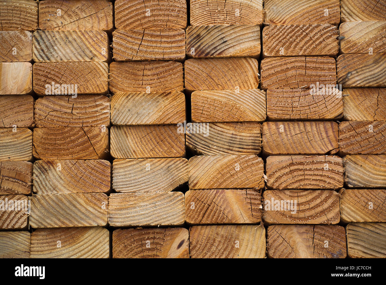 End cut wood hi-res stock photography and images - Alamy