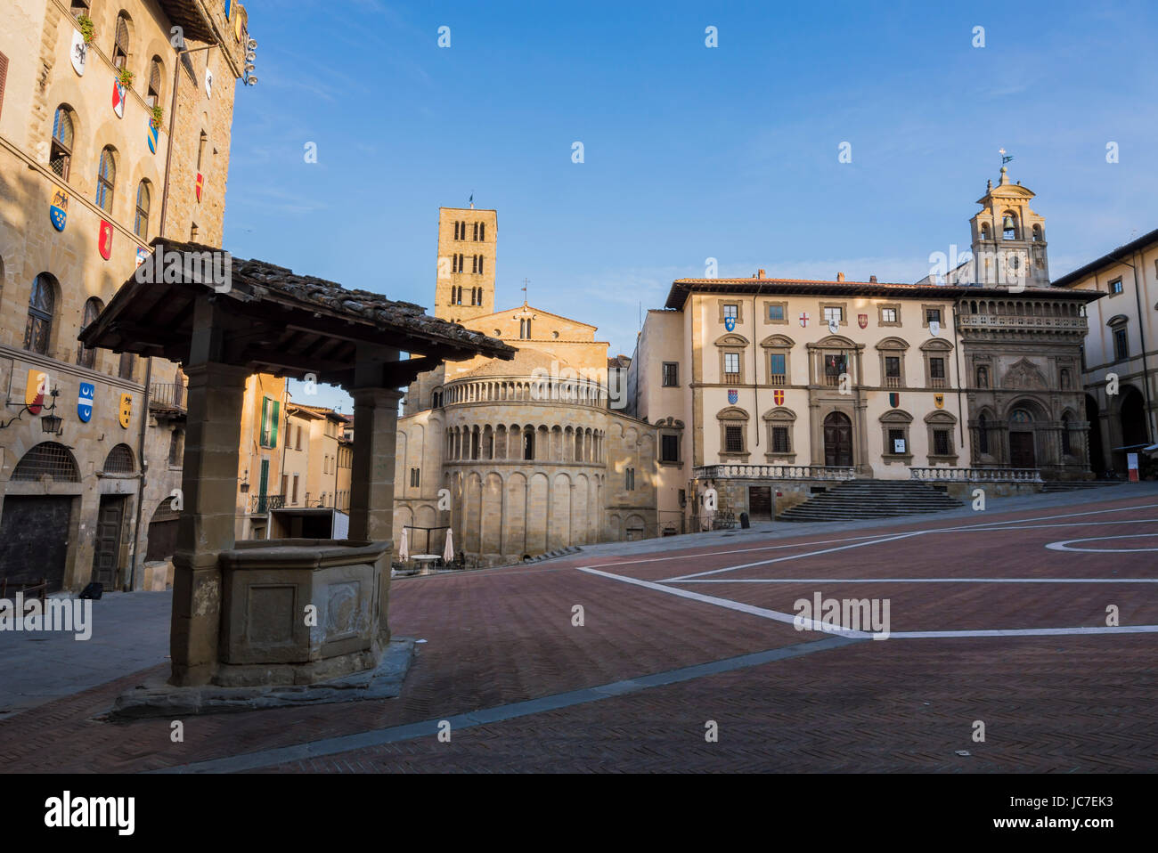 The northwest side of the main square: Exterior of the apse of Santa ...