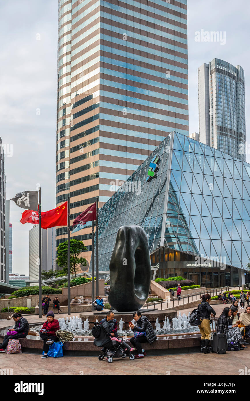 Standard chartered bank exchange square hi-res stock photography and ...