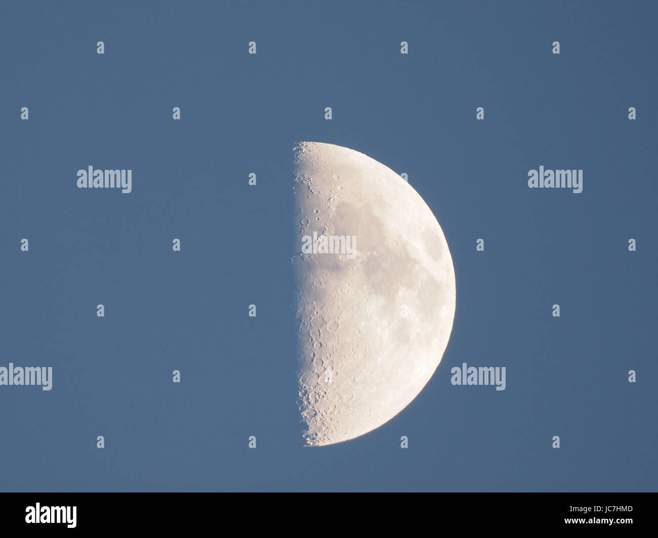 Image of moon through telescope hi-res stock photography and images - Alamy
