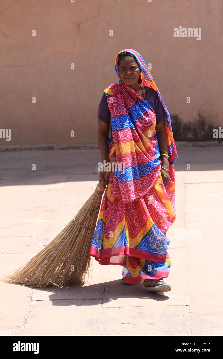 Unemployed woman india hi-res stock photography and images - Alamy