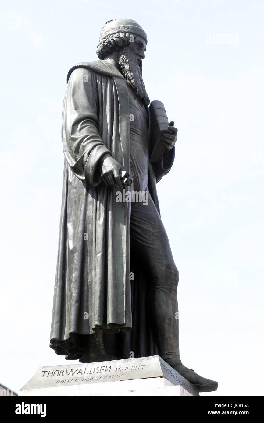 Statue of Johannes Gutenberg on Gutenberg platz in Mainz, Germany Stock ...
