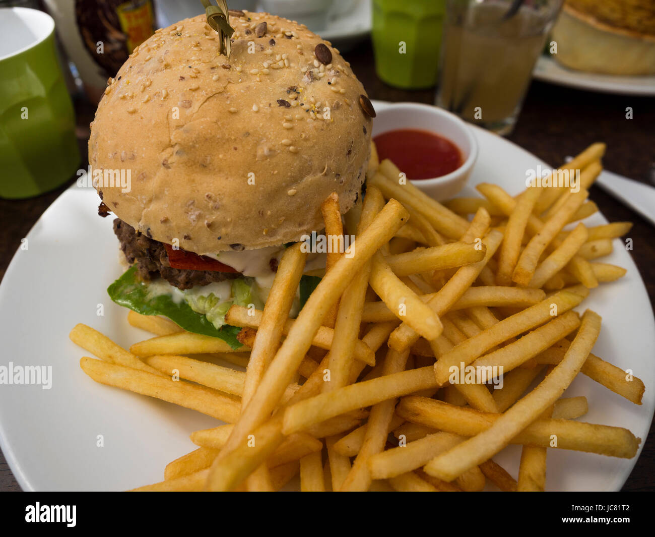 Burger and fries plate hi-res stock photography and images - Alamy
