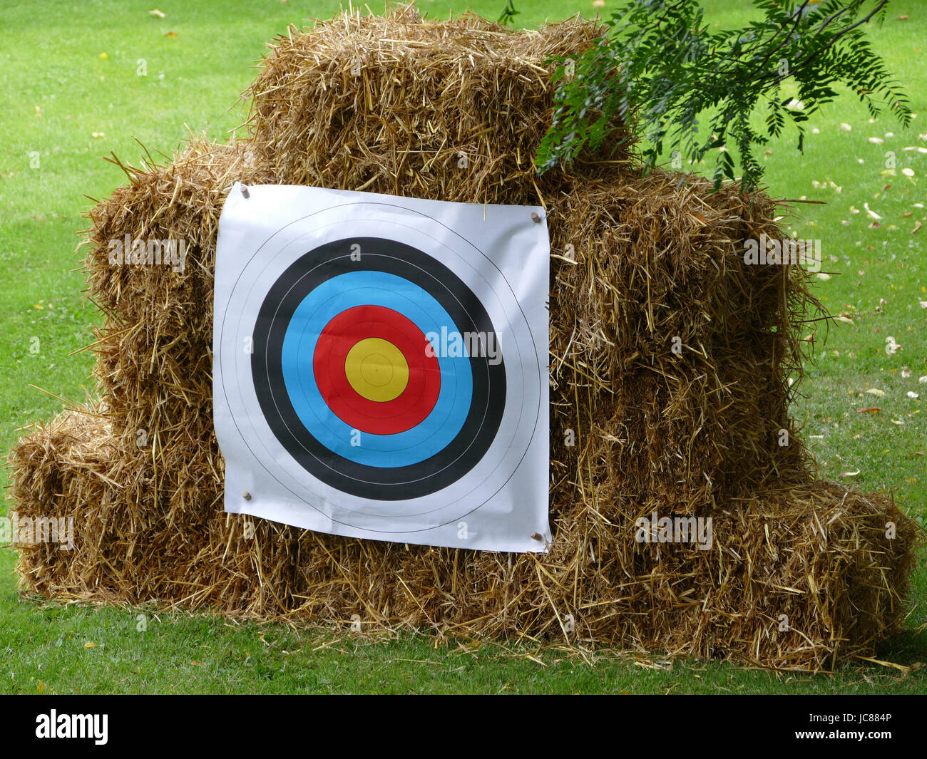 target of straw bales for archery Stock Photo - Alamy target of straw bales for archery Stock Photo - Alamy