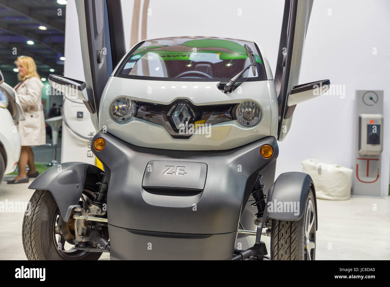 Renault twizy logo hi-res stock photography and images - Alamy