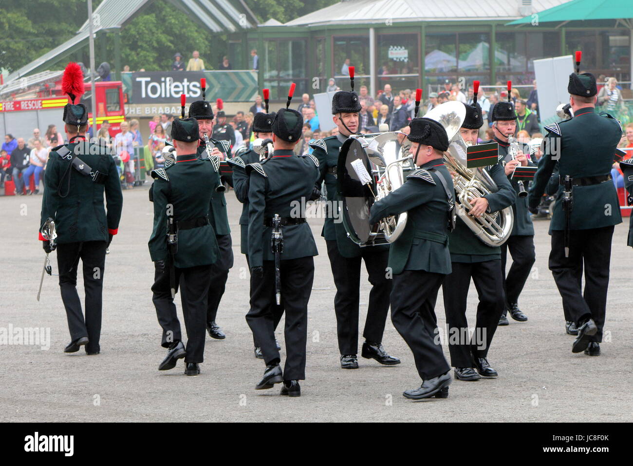 Uk military marching hi-res stock photography and images - Alamy
