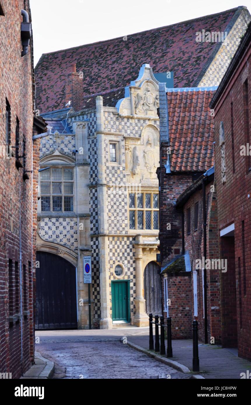 Ancient English Street in Kings Lynn Norfolk Stock Photo - Alamy