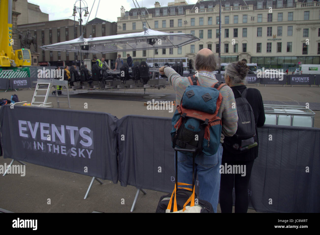 Rooftop uk dinner hi-res stock photography and images - Alamy