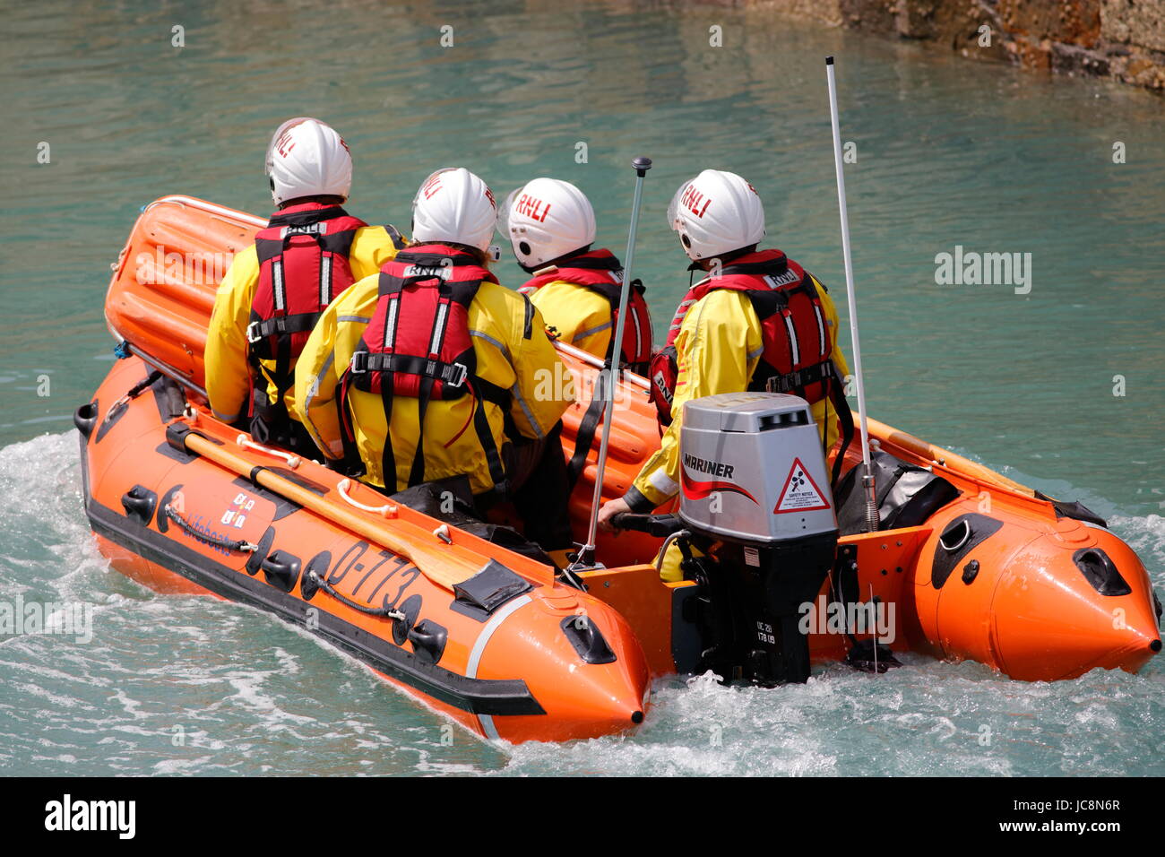 Rescue boat team hi-res stock photography and images - Alamy