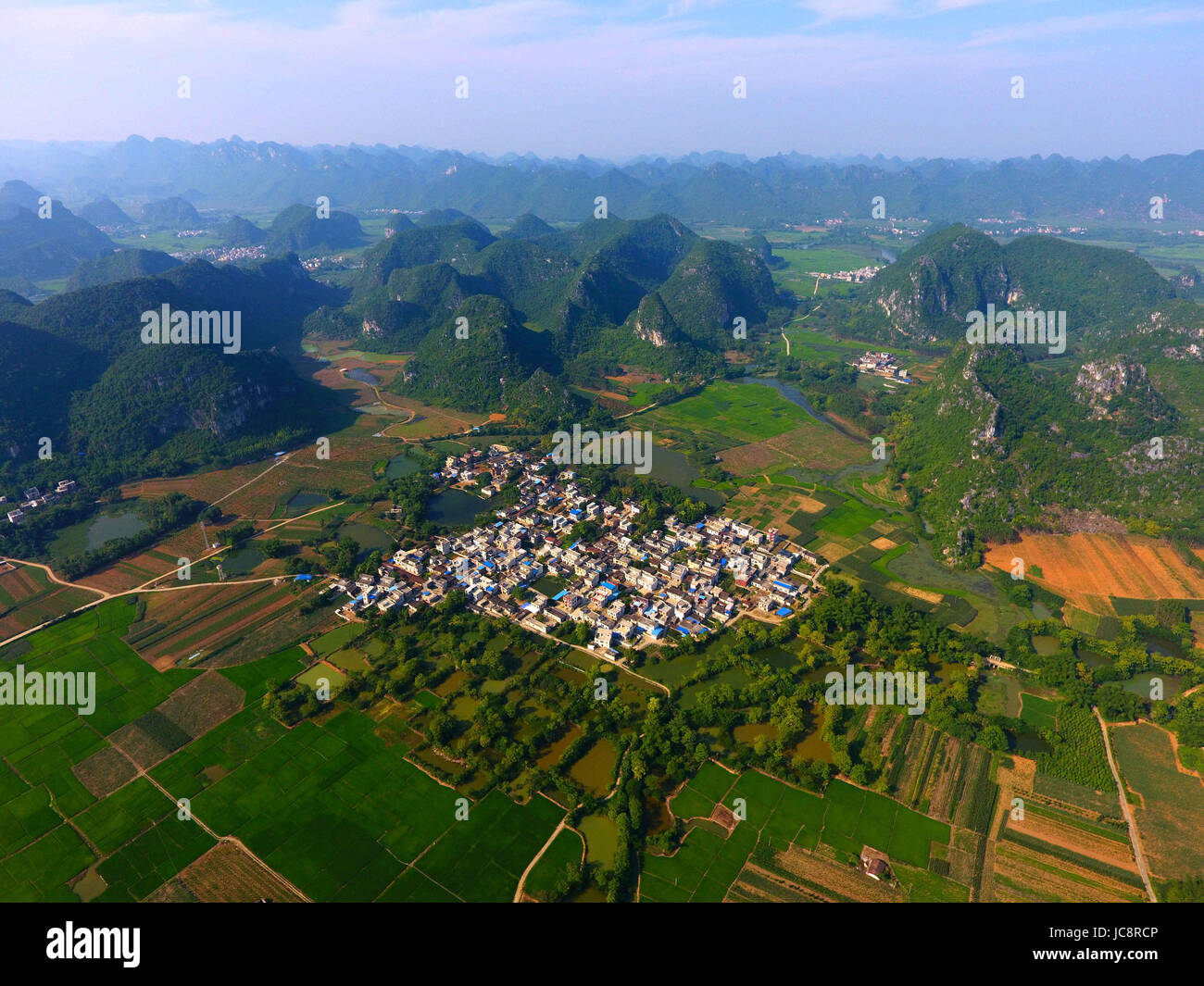 (170614) -- SHANGLIN, June 14, 2017 (Xinhua) -- Aerial photo taken on ...