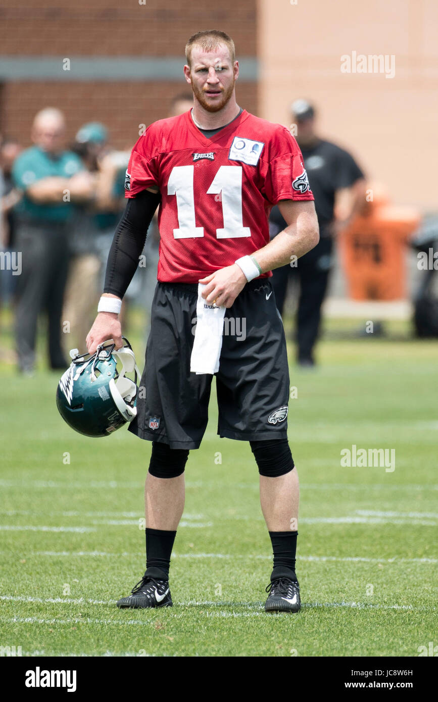 Carson wentz hi-res stock photography and images - Alamy