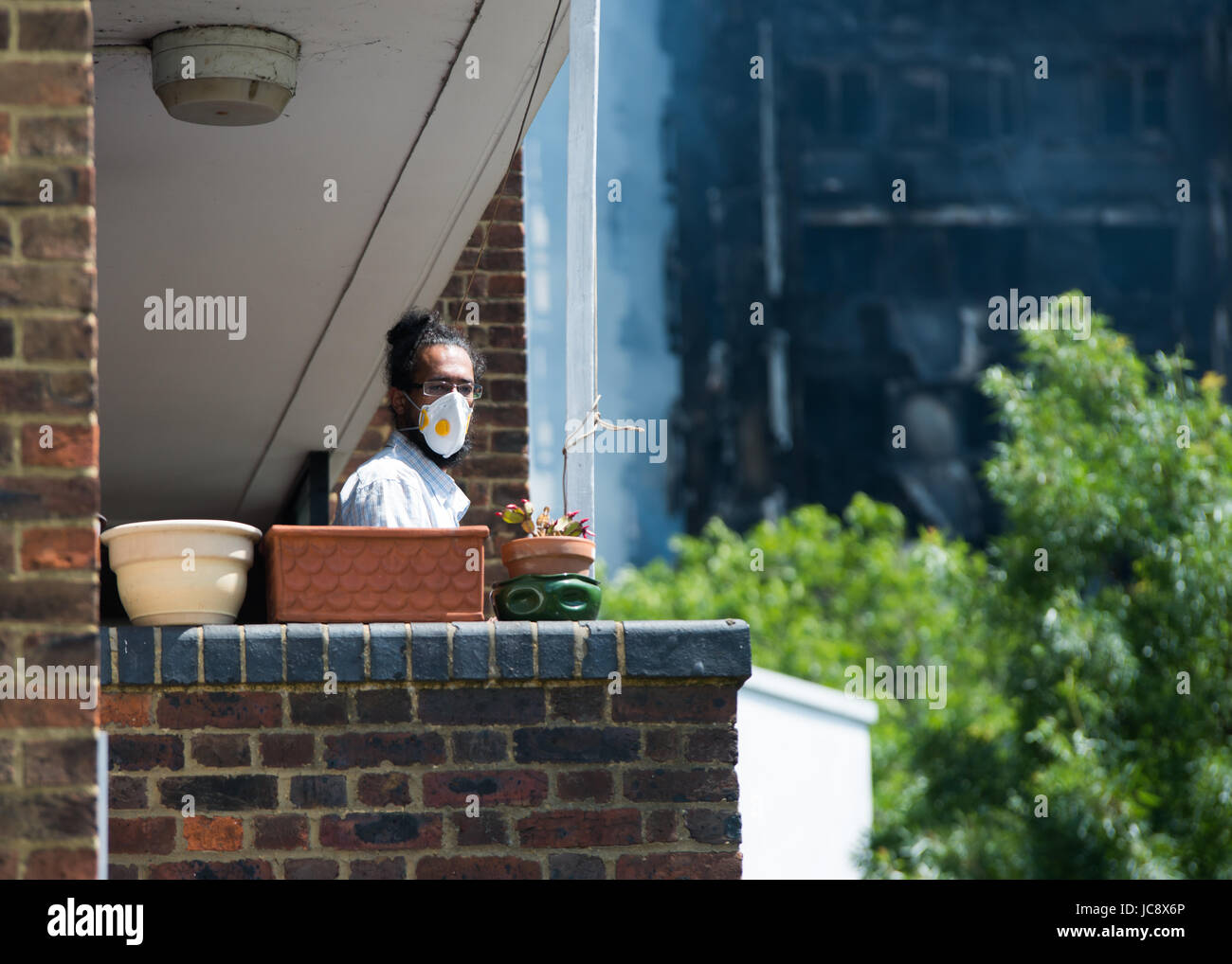 London, UK. 14th Jun, 2017. Grenfel Tower fire neighbourhood Credit ...