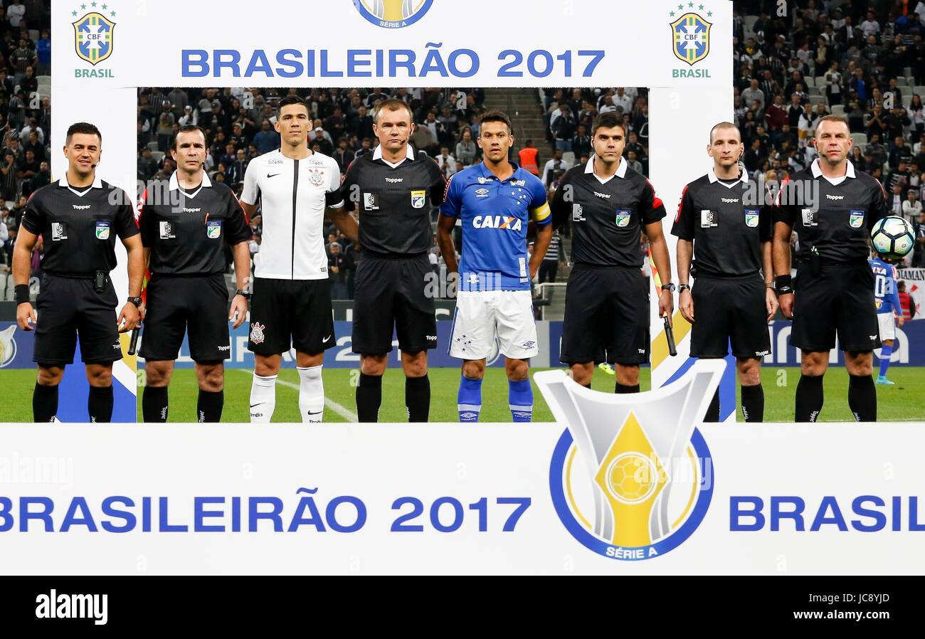 SÃO PAULO, SP - 14.06.2017: CORINTHIANS X CRUZEIRO - Captains and ...