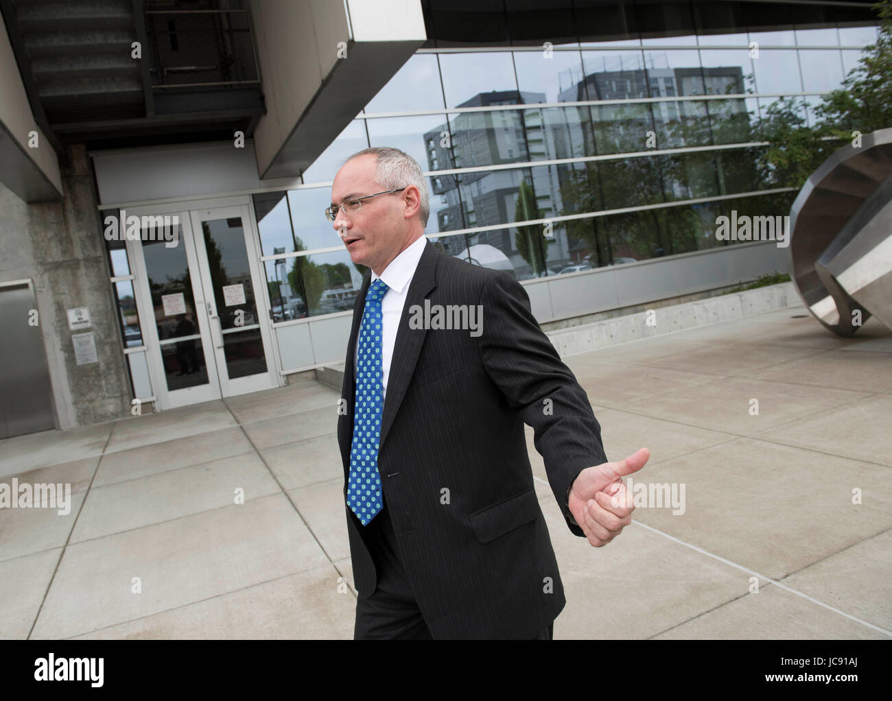 Robin volpe hi-res stock photography and images - Alamy