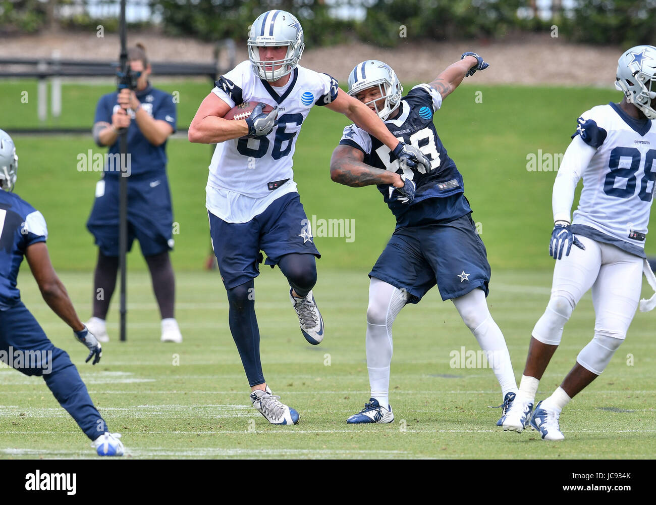 June 14th, 2017: .Dallas Cowboys tight end Conner Hamlett (86) tries to ...
