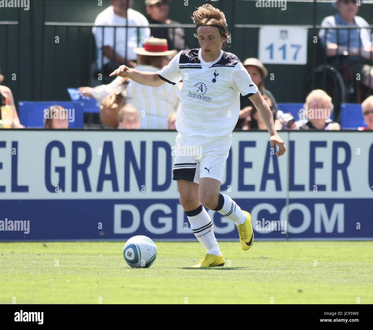 Luka modric tottenham celebrates hi-res stock photography and images ...