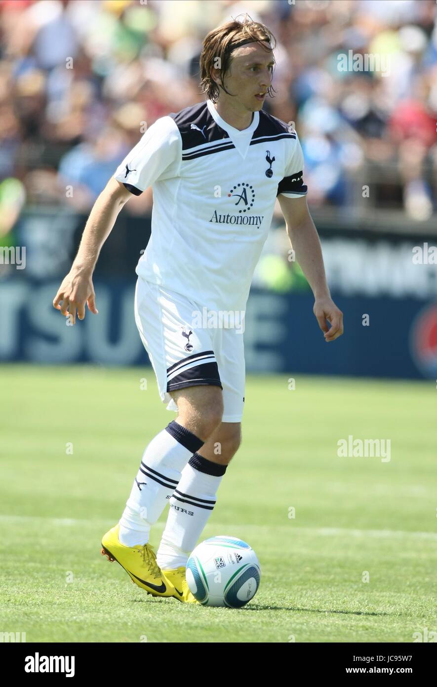 Luka modric tottenham celebrates hi-res stock photography and images ...