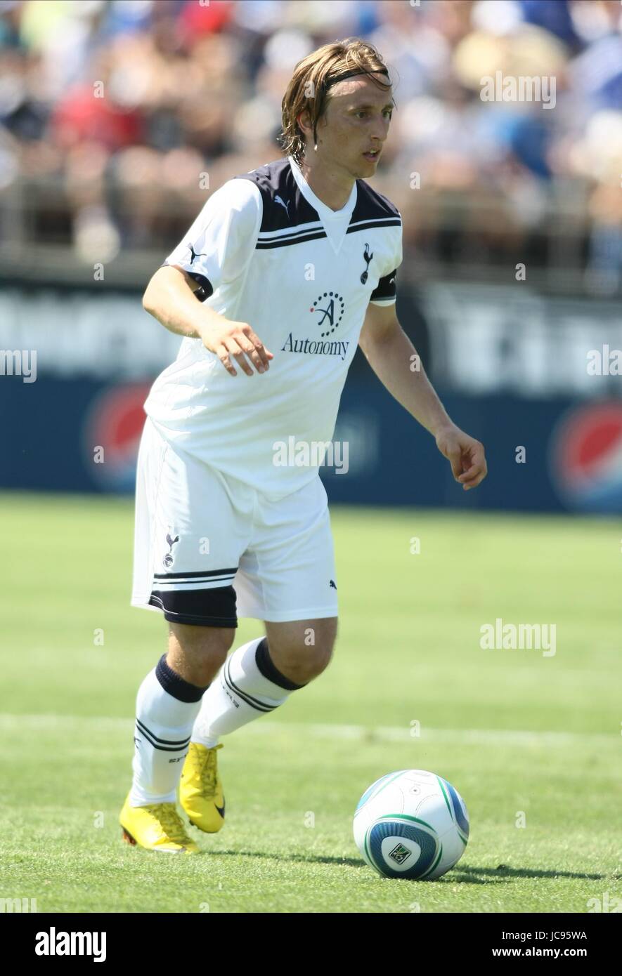 Luka modric tottenham celebrates hi-res stock photography and images ...