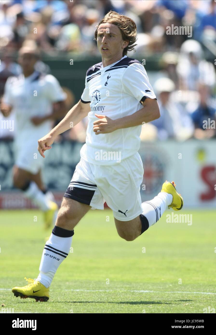 Luka modric tottenham celebrates hi-res stock photography and images ...