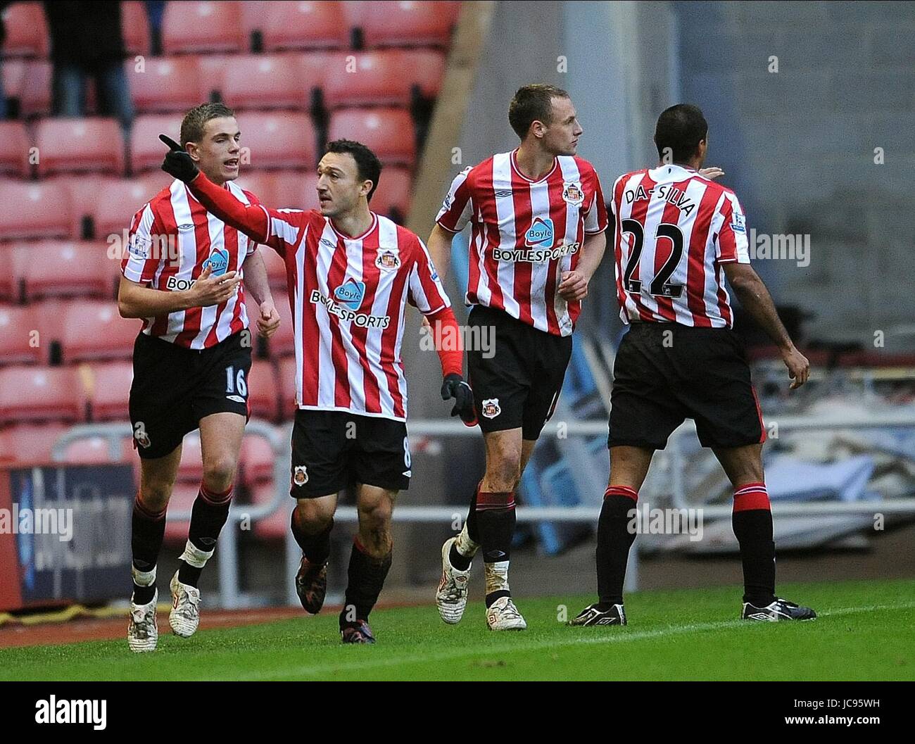 STEED MALBRANQUE CELEBRATES GO SUNDERLAND V BARROW STADIUM OF LIGHT ...