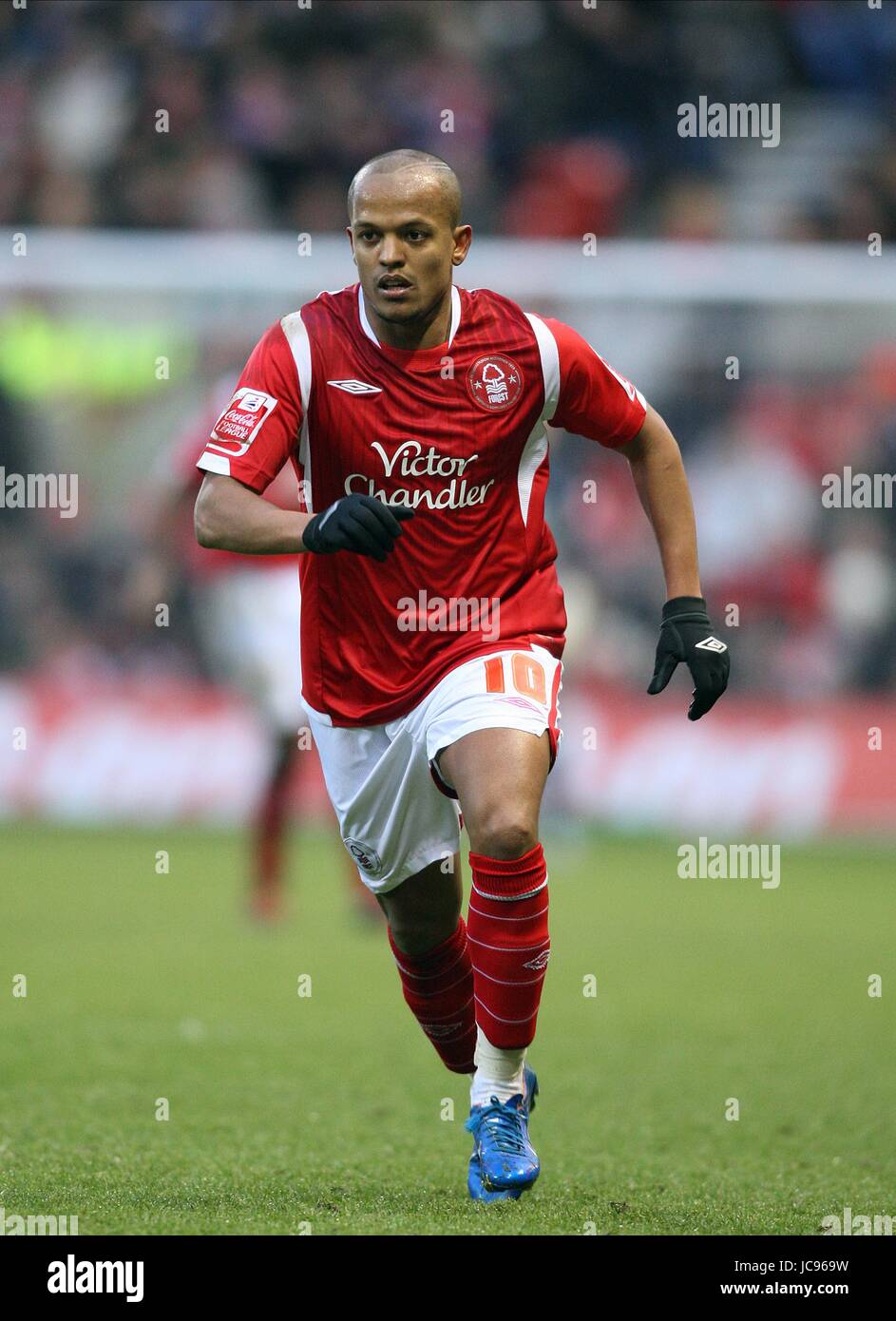 ROBERT EARNSHAW NOTTINGHAM FOREST FC CITY GROUND NOTTINGHAM ENGLAND 02 ...