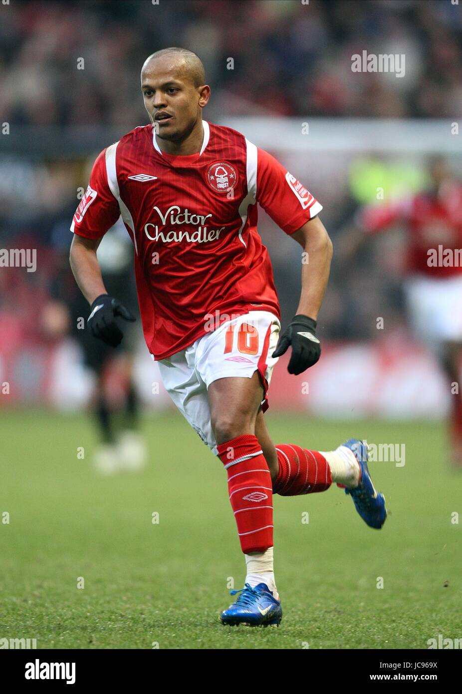 ROBERT EARNSHAW NOTTINGHAM FOREST FC CITY GROUND NOTTINGHAM ENGLAND 02 ...