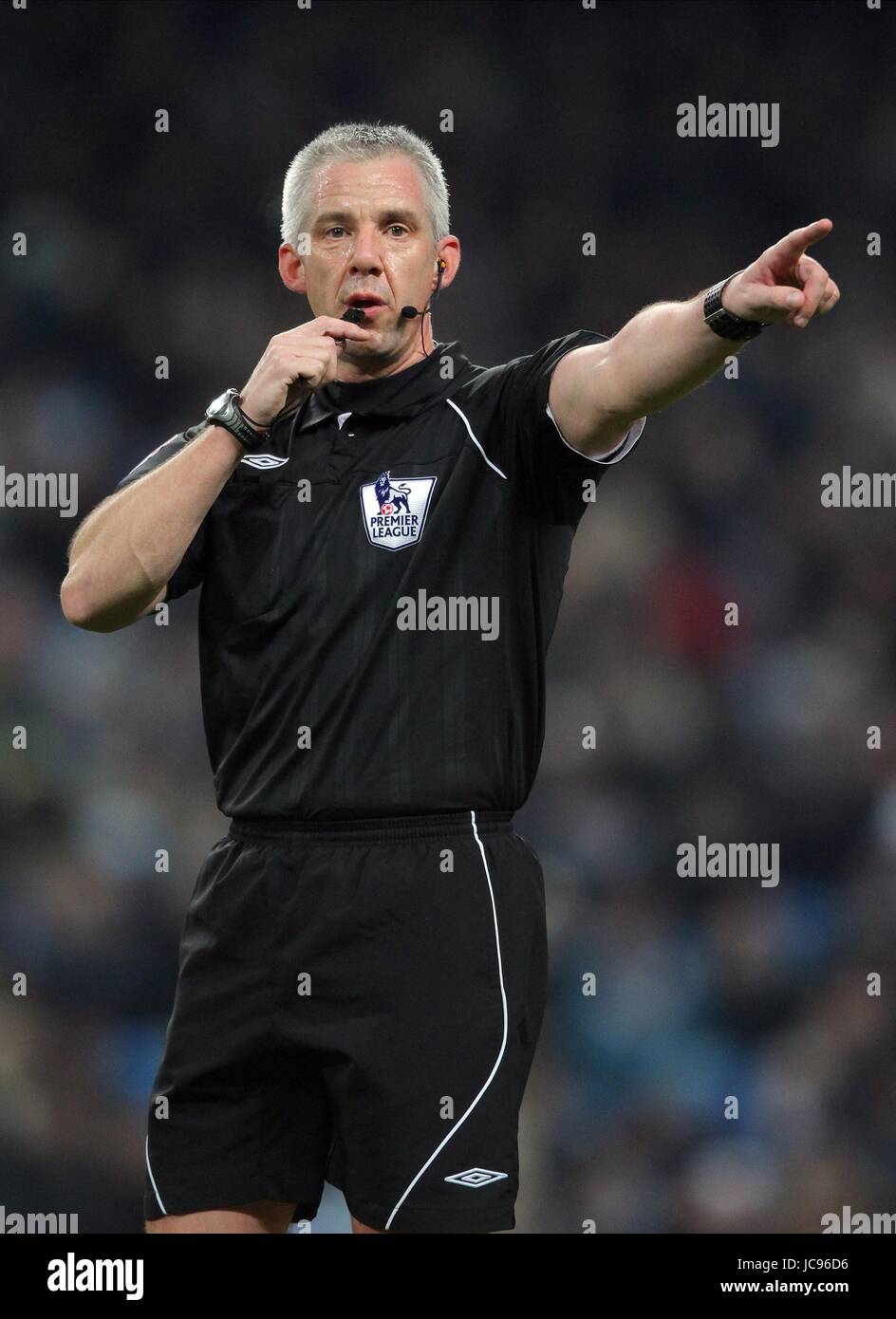 Referee chris foy hi-res stock photography and images - Alamy