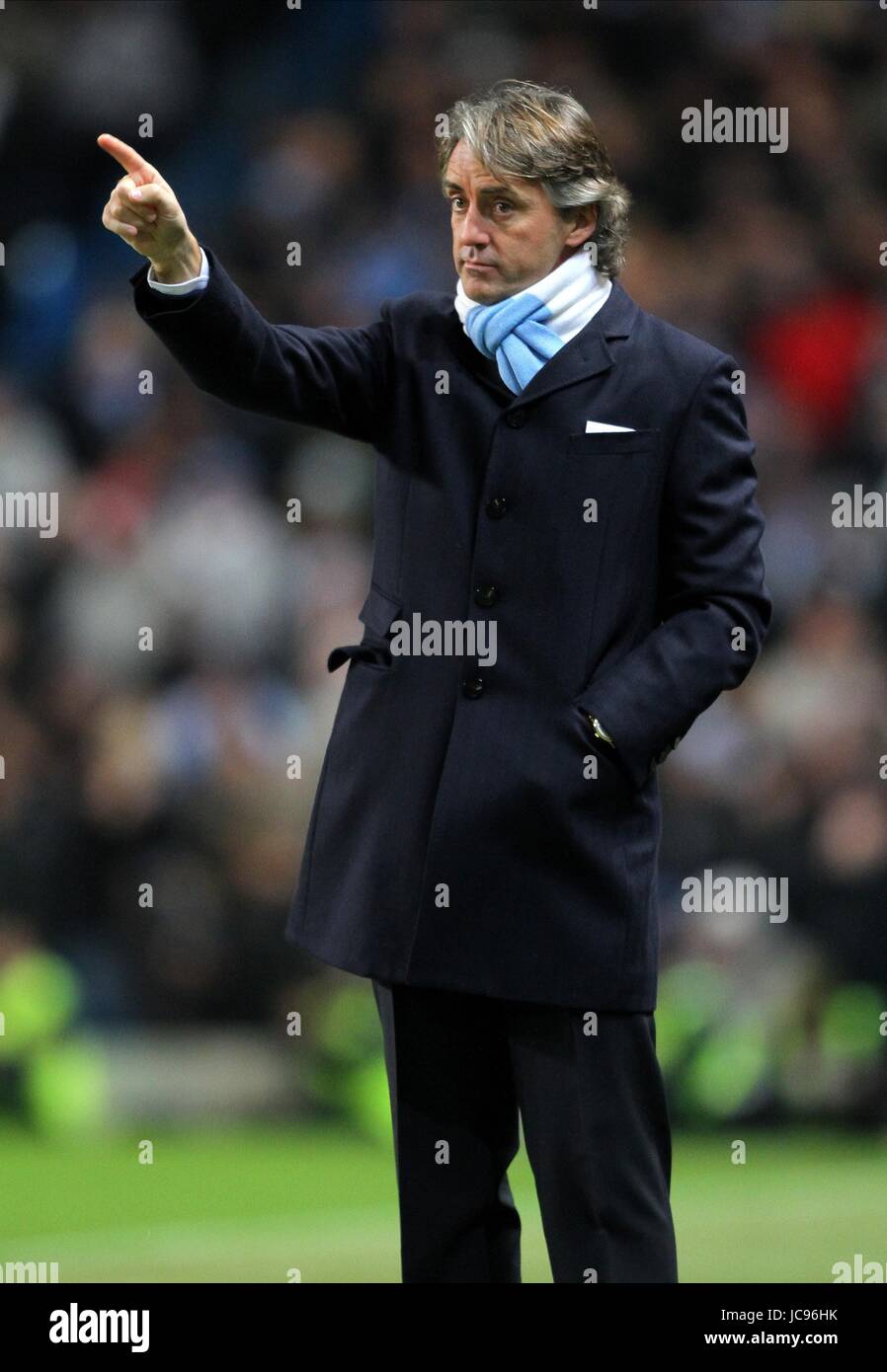ROBERTO MANCINI MANCHESTER CITY FC MANAGER CITY OF MANCHESTER STADIUM ...