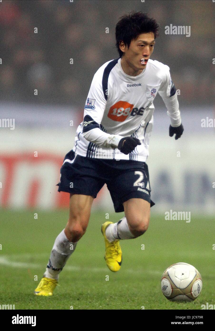 CHUNG-YONG LEE BOLTON WANDERERS FC REEBOK STADIUM BOLTON ENGLAND 23 ...