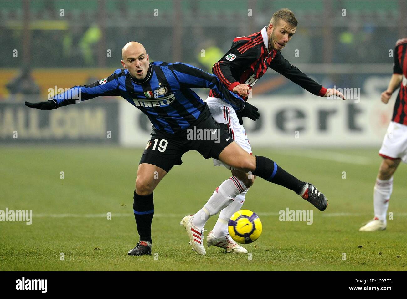E CAMBIASSO & DAVID BECKHAM INTER MILAN V AC MILAN SAN SIRO MILAN ITALY ...