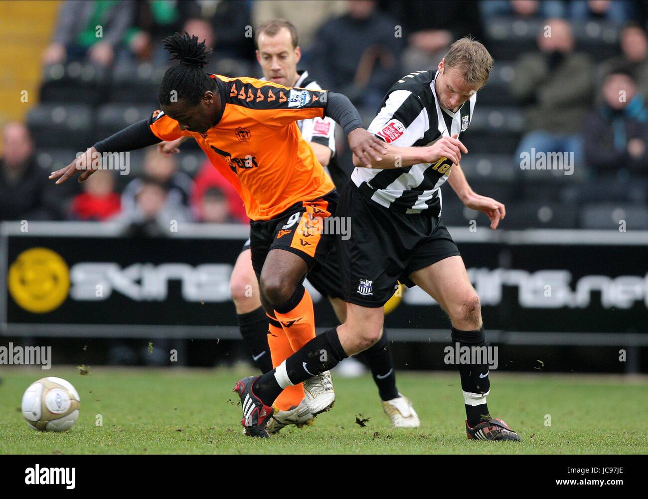 RICKY RAVENHILL JASON SCOTLAND NOTTS COUNTY V WIGAN ATHLETIC MEADOW ...