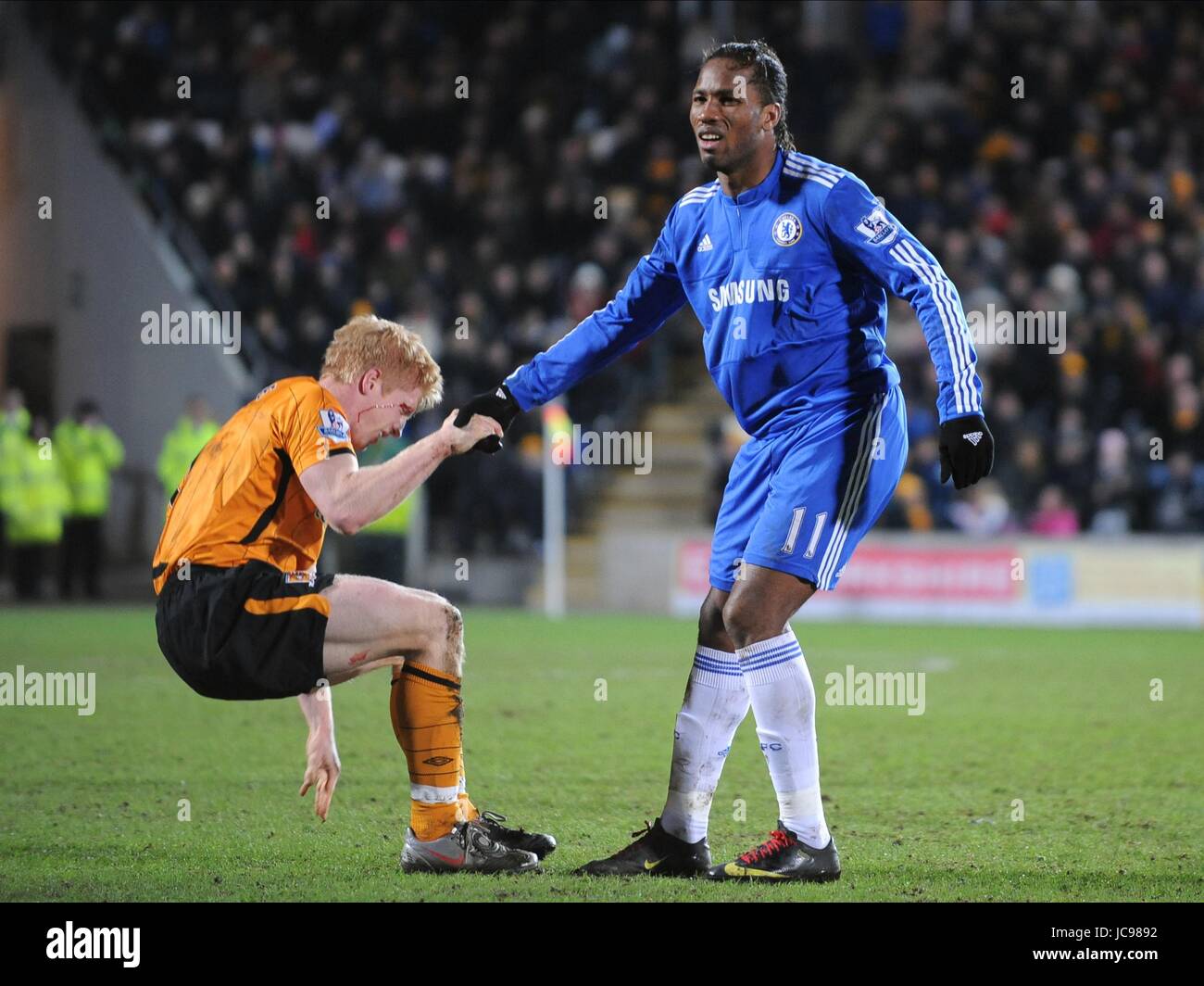 PAUL MCSHANE & DIDIER DROGBA HULL V CHELSEA FC KC STADIUM HULL ENGLAND ...
