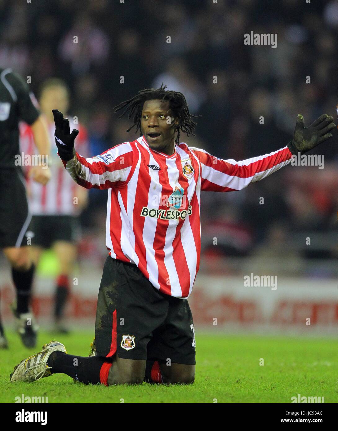 MWARUWARI BENJANI SUNDERLAND FC STADIUM OF LIGHT SUNDERLAND ENGLAND 06 ...