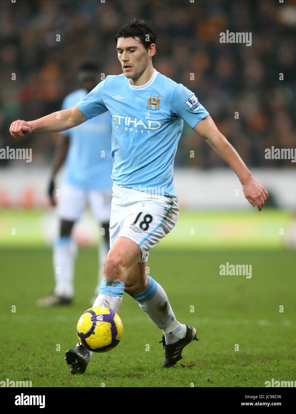 GARETH BARRY MANCHESTER CITY FC KC STADIUM HULL ENGLAND 06 February ...