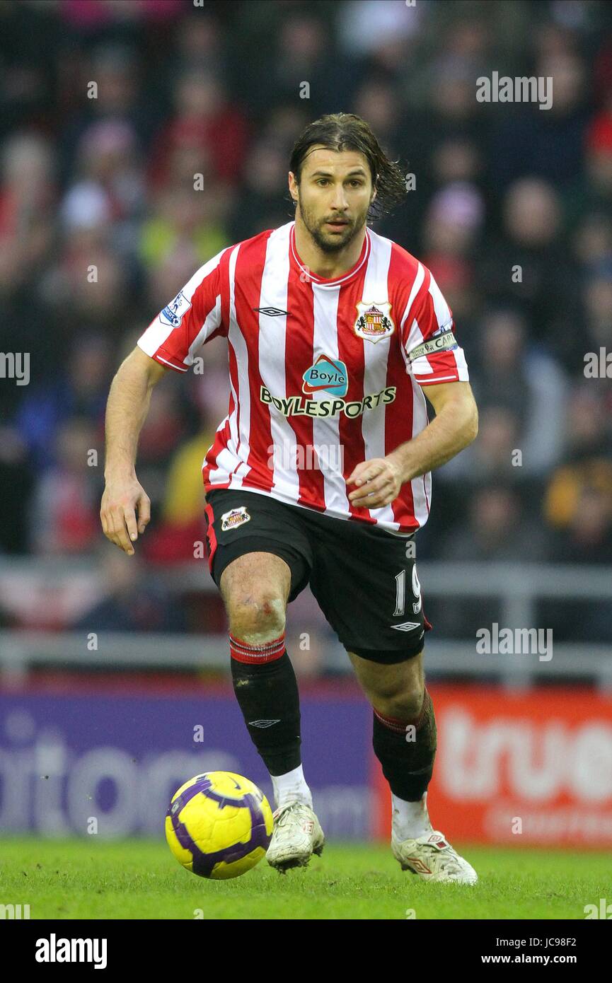 Lorik hi-res stock photography and images - Alamy