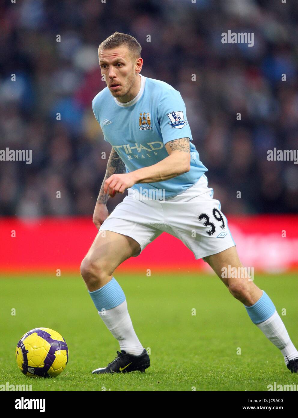 CRAIG BELLAMY MANCHESTER CITY FC EASTLANDS MANCHESTER ENGLAND 21 ...