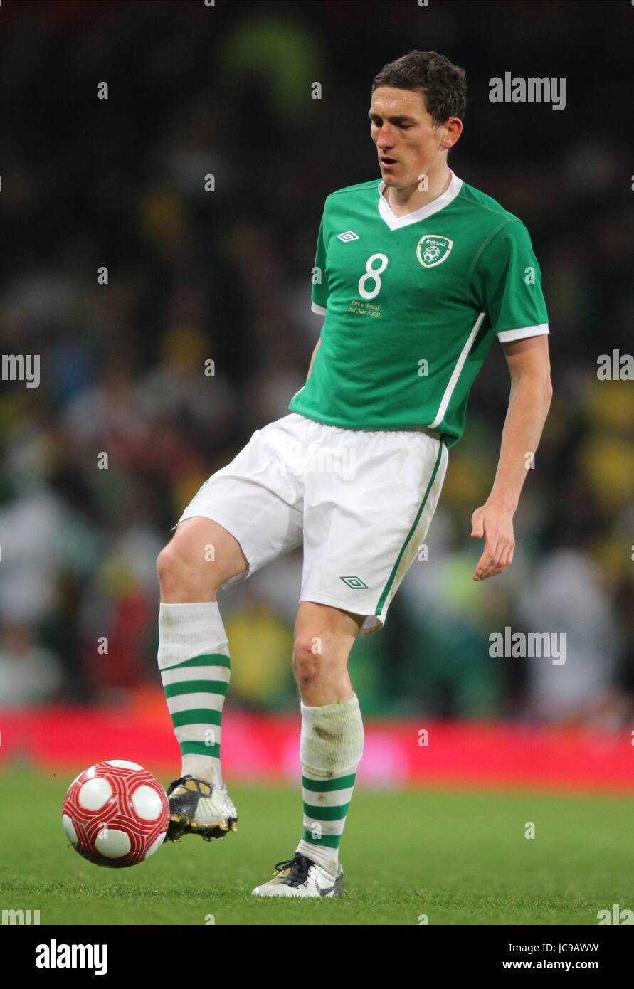 KEITH ANDREWS REPUBLIC OF IRELAND THE EMIRATES STADIUM LONDON ENGLAND ...