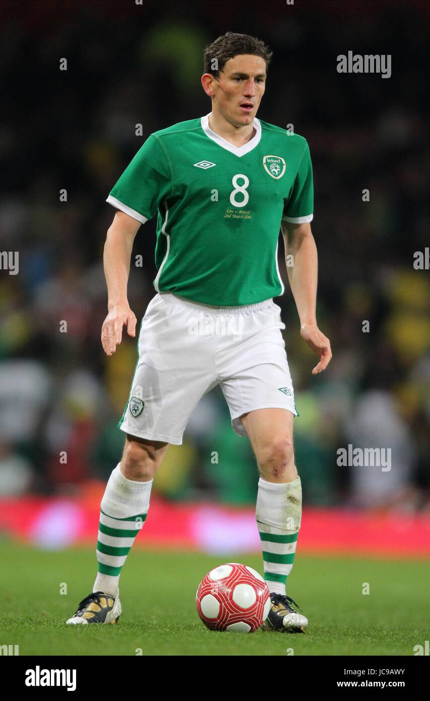 KEITH ANDREWS REPUBLIC OF IRELAND THE EMIRATES STADIUM LONDON ENGLAND ...