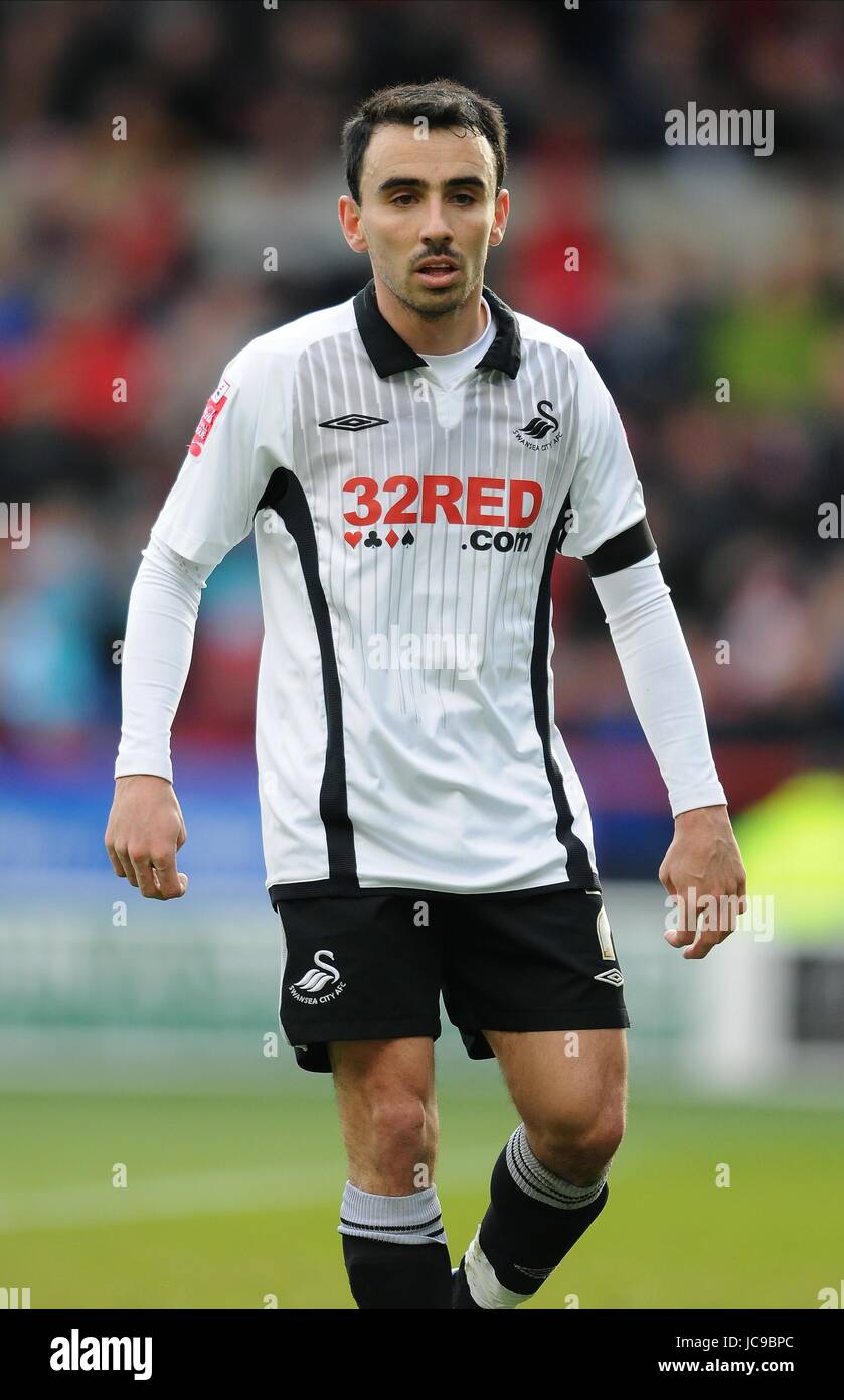 Leon britton swansea 2010 hi-res stock photography and images - Alamy