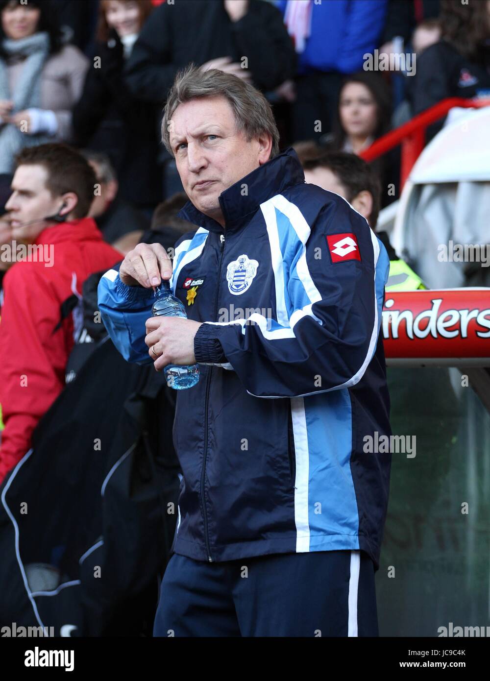 NEIL WARNOCK BACK AT BRAMALL L SHEFFIELD UTD V QPR BRAMALL LANE ...