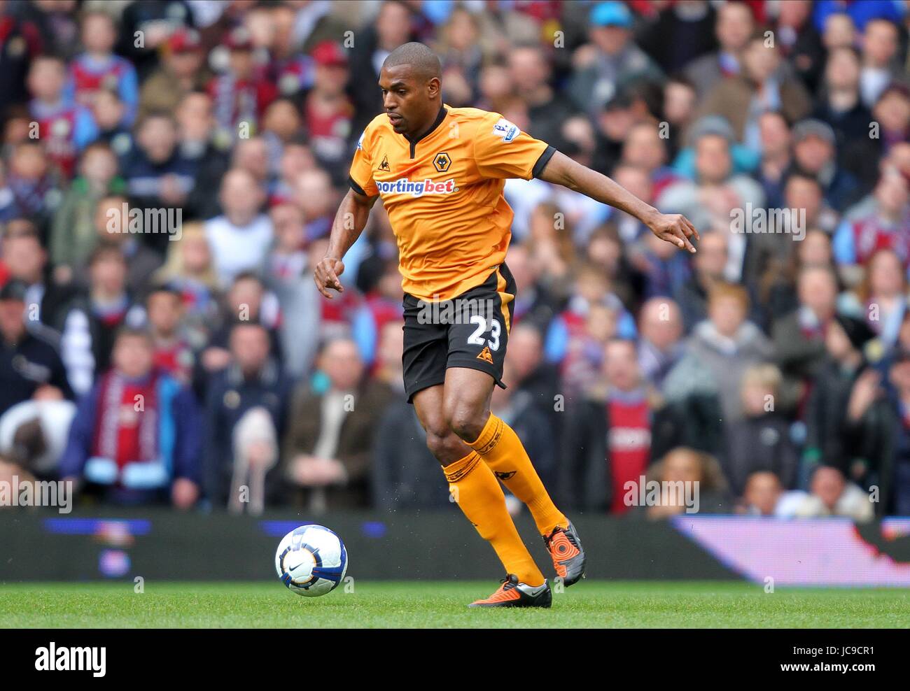 RONALD ZUBAR WOLVERHAMPTON WANDERERS FC VILLA PARK BIRMINGHAM ENGLAND ...